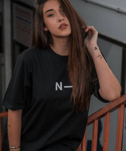 Camiseta negra Noble Art – NOBLE ART BEAUTY SOCIEDAD LIMITADA